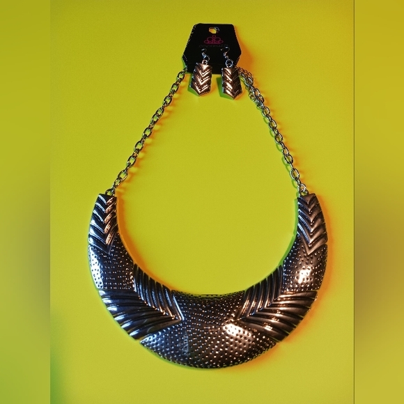 paparazzi | Jewelry | Paparazzi Metallic Necklace And Earrings | Poshmark